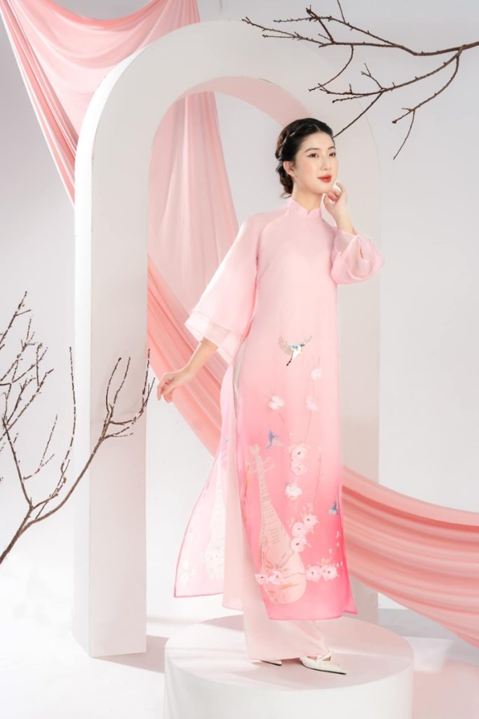 15+ mẫu áo dài mặc Tết hot nhất hiện nay